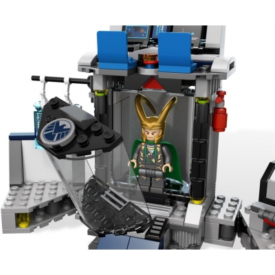 LEGO 6868 - LEGO MARVEL SUPER HEROES - Hulk's Helicarrier Breakout ...