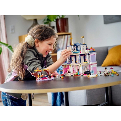 LEGO 41684 - LEGO FRIENDS - Heartlake City Grand Hotel - Heartlake City ...