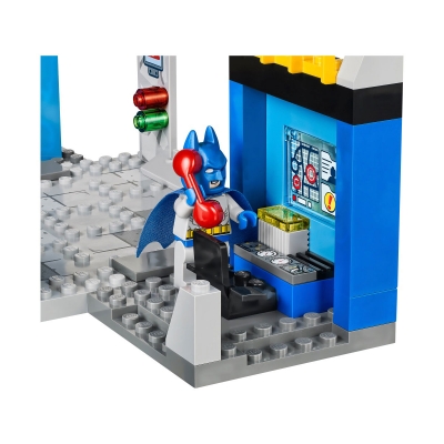LEGO 10672 - LEGO JUNIORS - Batman Defend the Batcave | Toymania.gr
